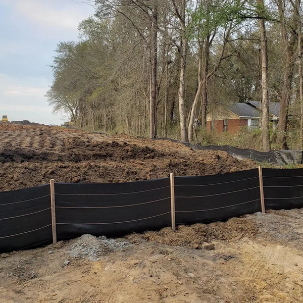 Silt Fence ( 600MM x 200M) -Roll – BUILDERS MERCHANT